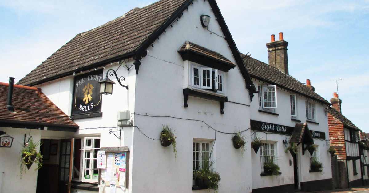 The Eight Bells - Horsham Rocks